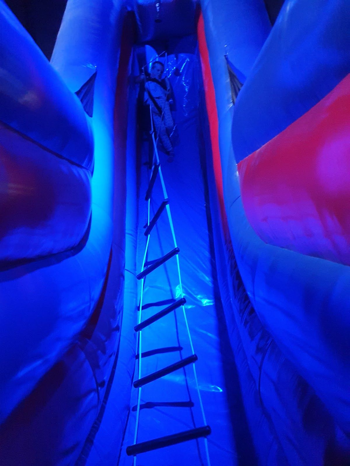 Bounce Valley Rotterdam - Uit Met Kinderen